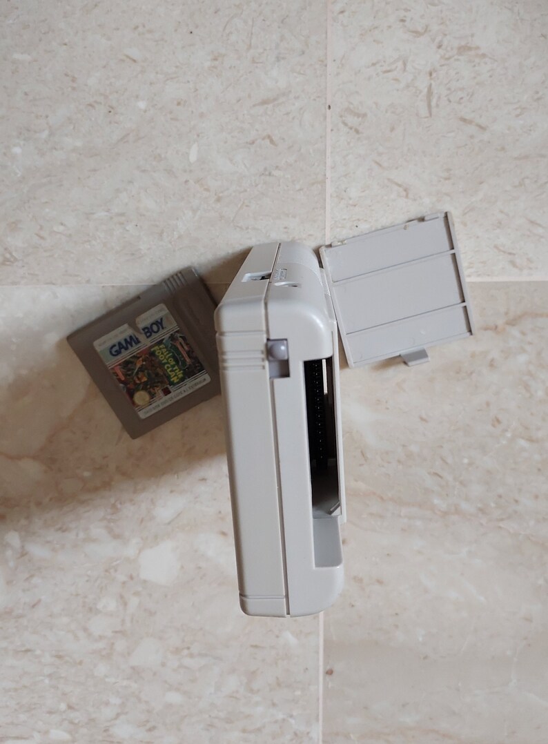 Vintage Nintendo Game Boy With Game Cartridge Original, DMG-01 | Retro ...