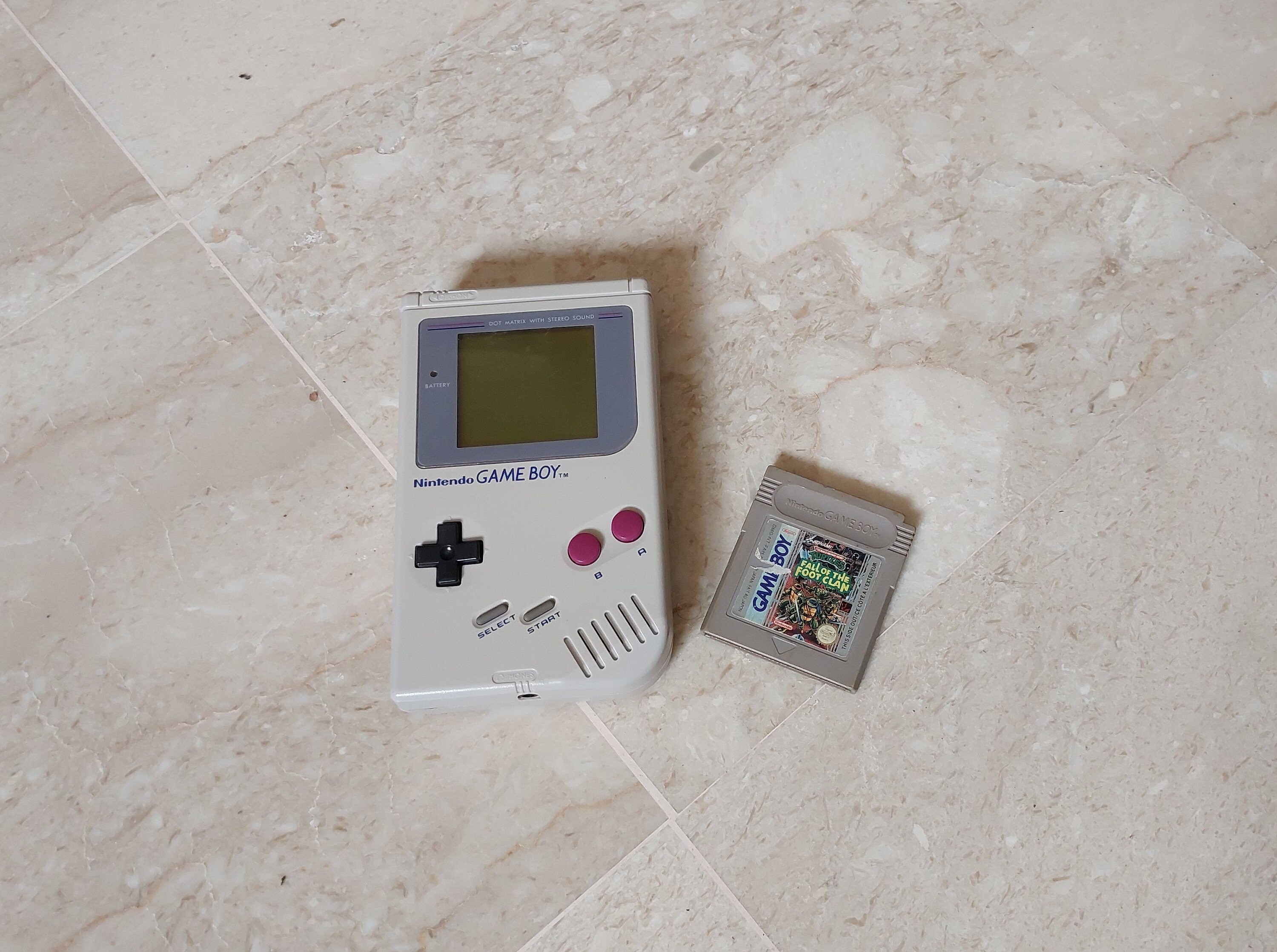 Vintage Nintendo Game Boy With Game Cartridge Original, DMG-01 | Retro ...