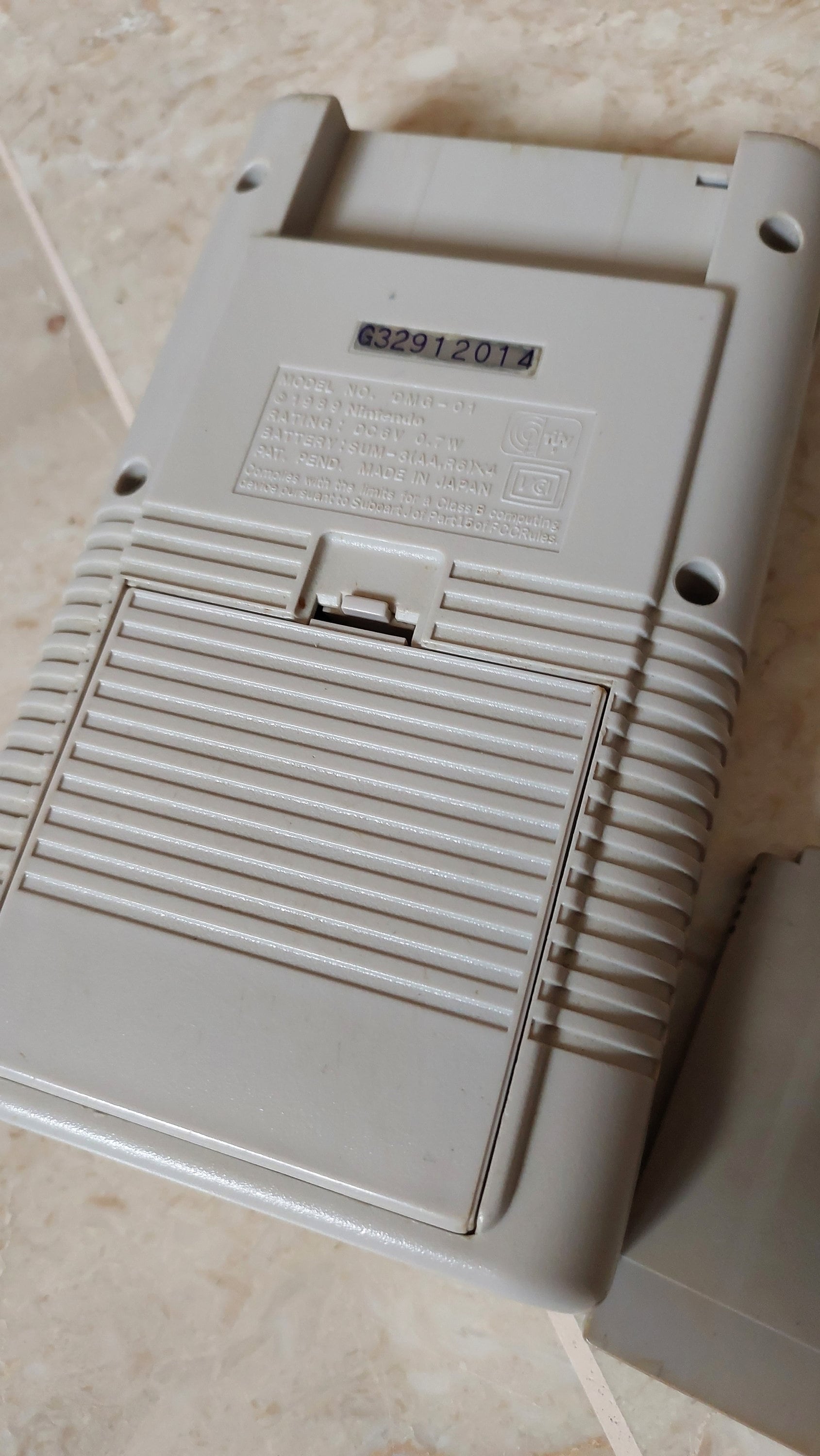 Vintage Nintendo Game Boy With Game Cartridge Original, DMG-01 | Retro ...