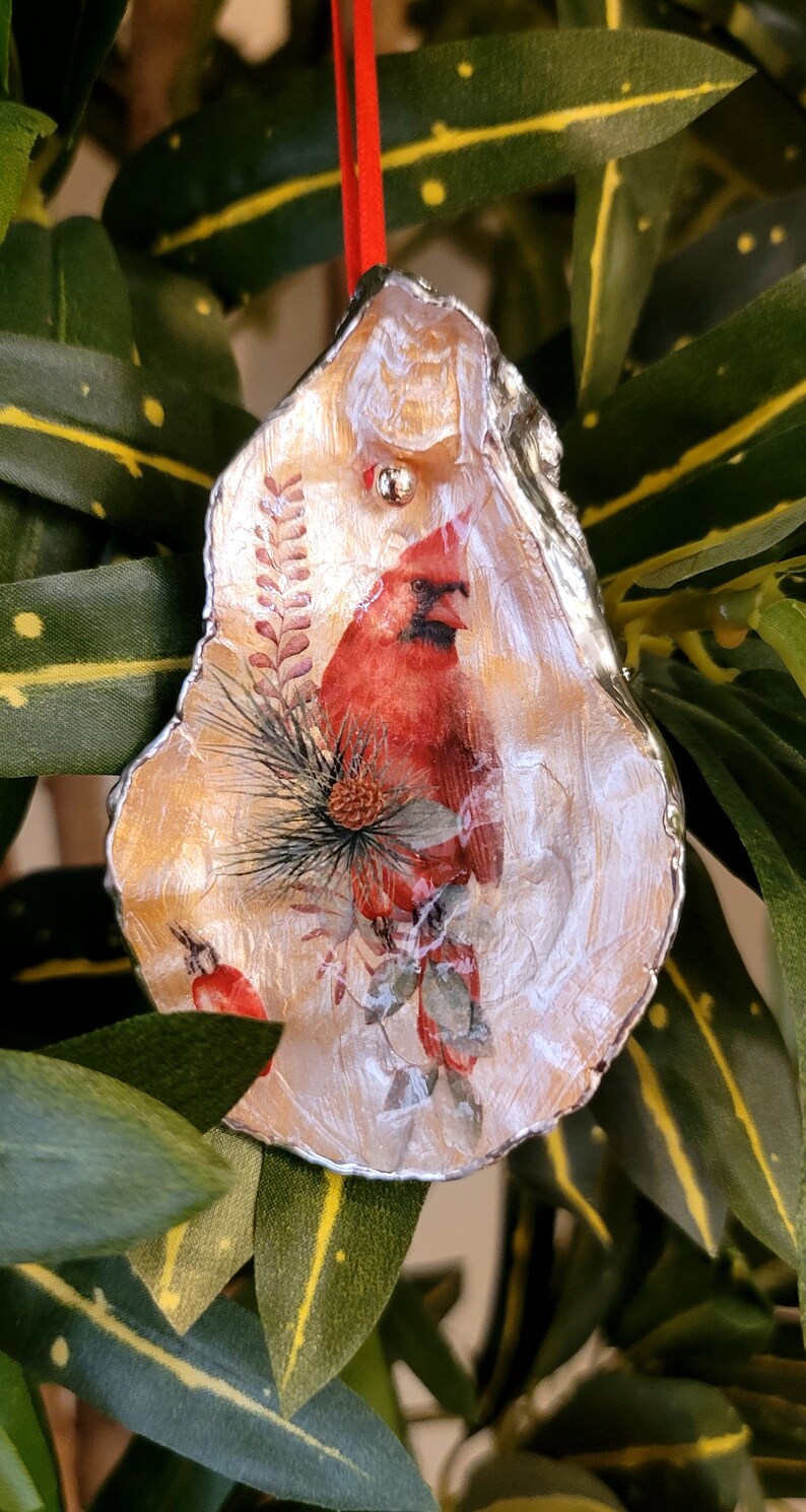 Red Cardinal: Decoupaged Oyster Shell Christmas Tree Ornament - Etsy
