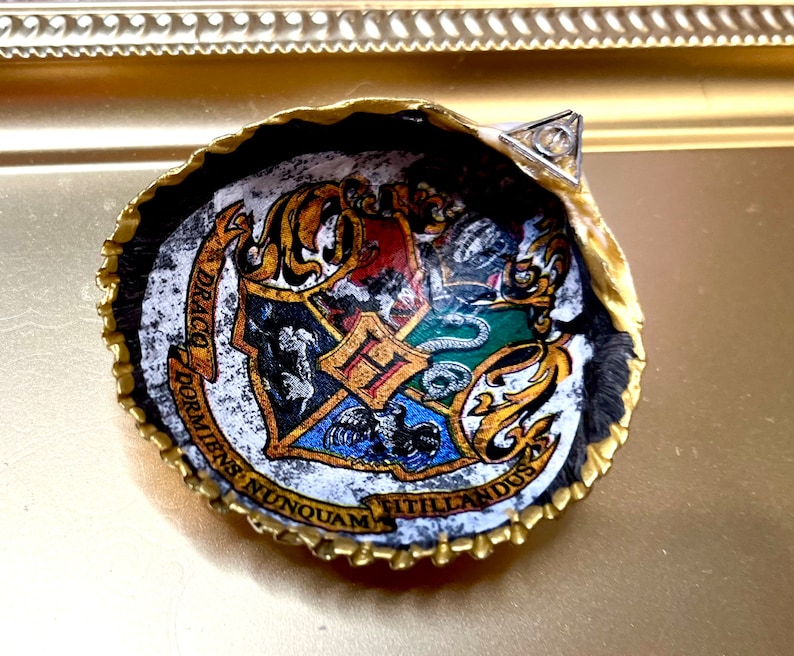 Shell Ring Dish Wizard Theme, Ravenclaw, Slytherin, Hufflepuff, Gryffindor - Etsy
