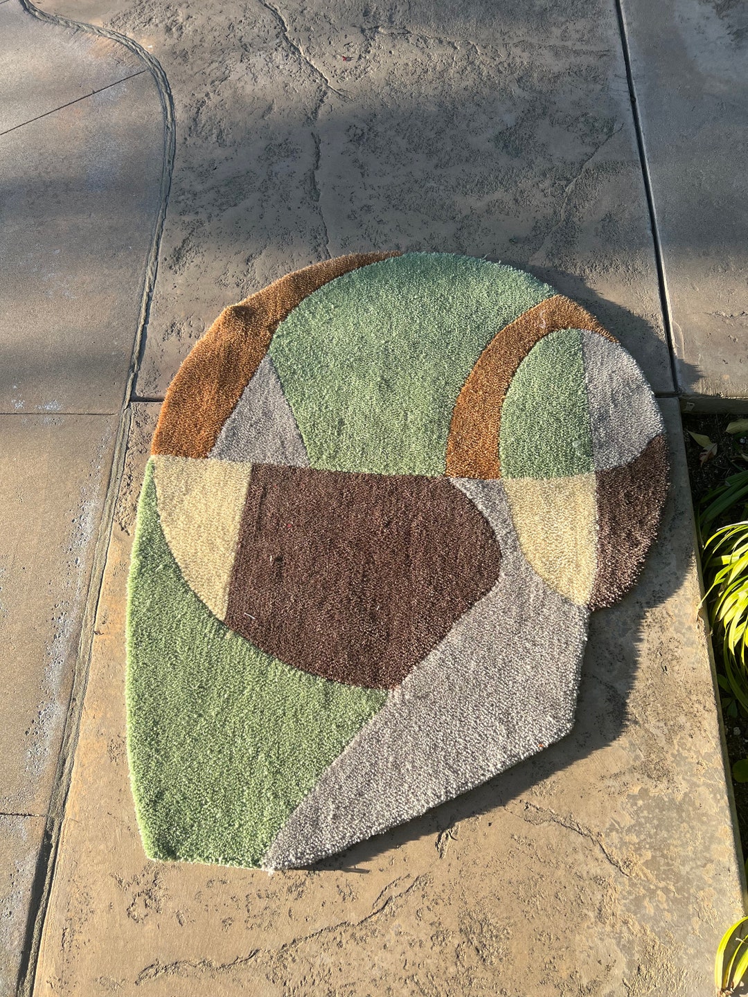 TUFTED Face Outline With Neutral Tones - Etsy