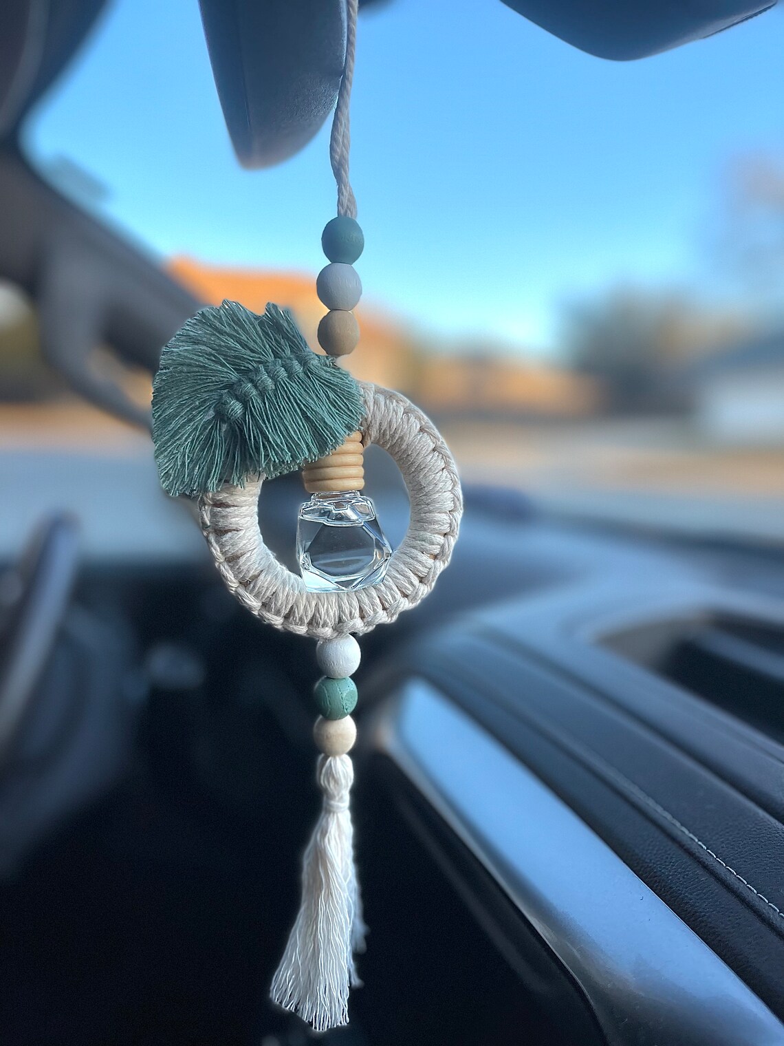 Car Oil Diffuser Hanging Car Air Freshener Refillable Car Diffuser ...