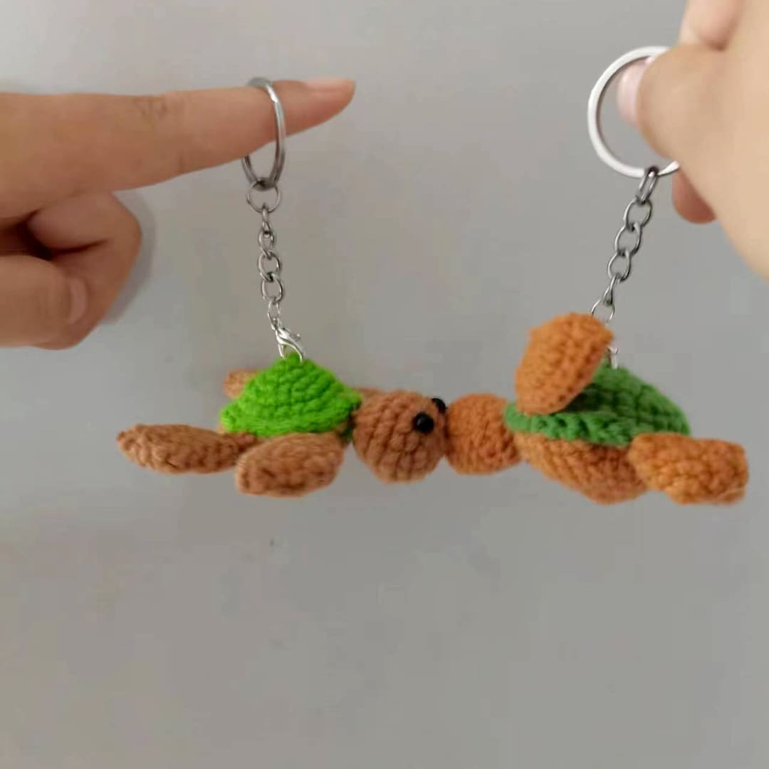 2pcs Magnetic Kissing Turtle Crochet Keychains | Cute Keyring Sets ...