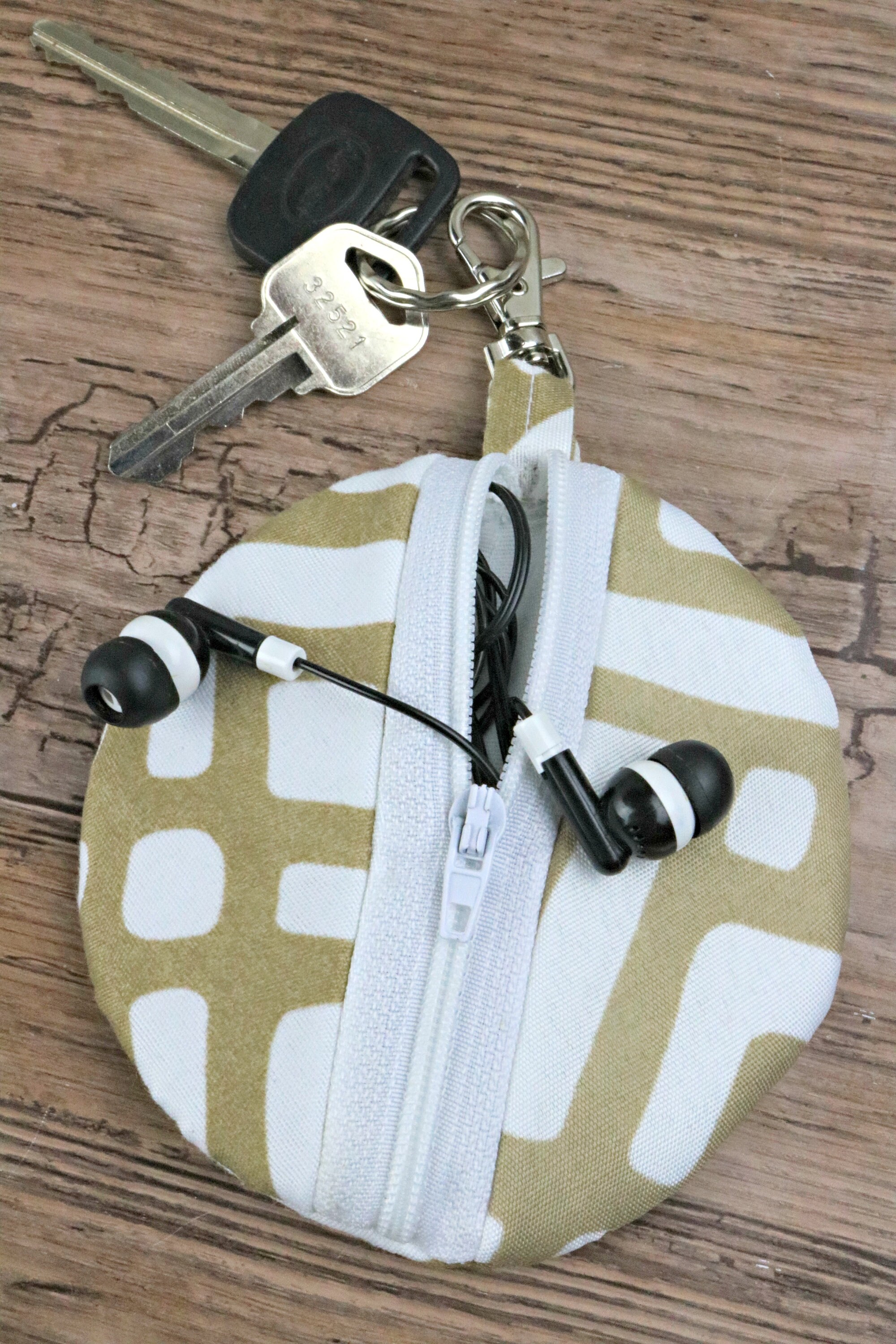 Earbud Case Sewing Pattern | Earbud Circle Pouch Pattern | Circle ...
