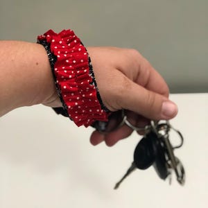 Keychain Wristlet Sewing Pattern & Sewing Tutorial | Wristlet Pattern ...