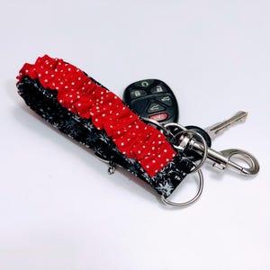 Keychain Wristlet Sewing Pattern & Sewing Tutorial | Wristlet Pattern ...