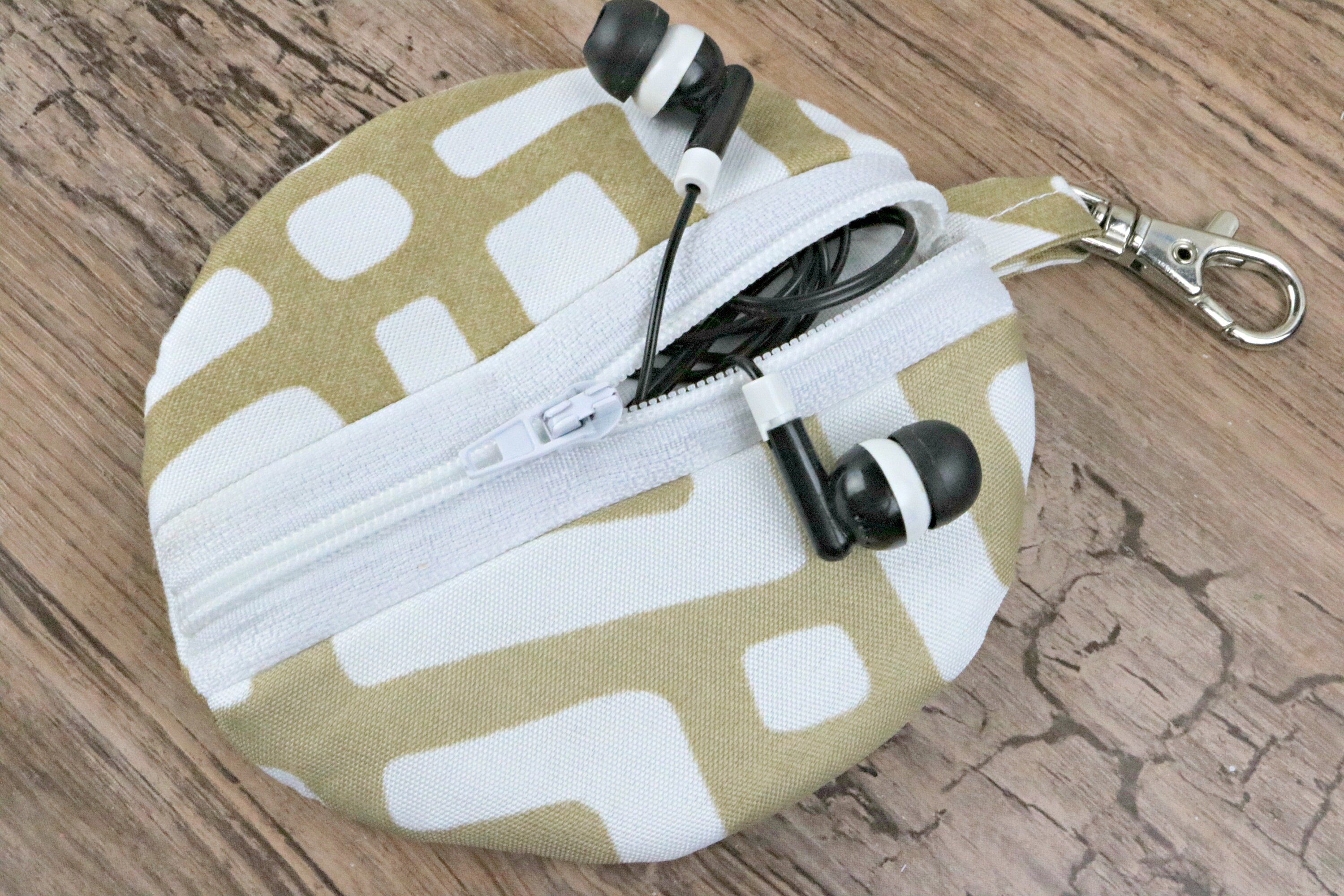 Earbud Case Sewing Pattern | Earbud Circle Pouch Pattern | Circle ...