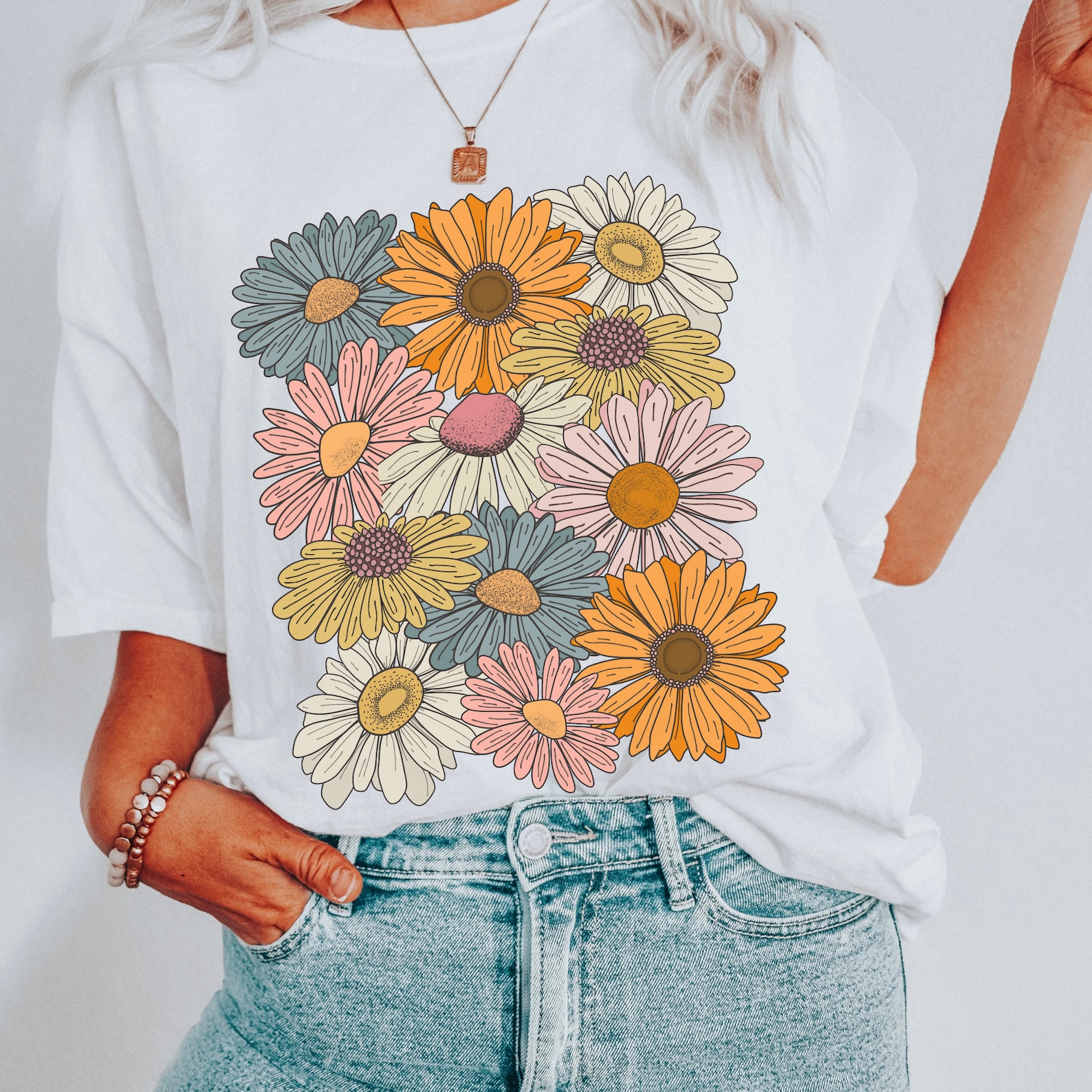 Comfort Colors Retro Daisies Flower T-shirt, Boho Wildflowers Floral ...