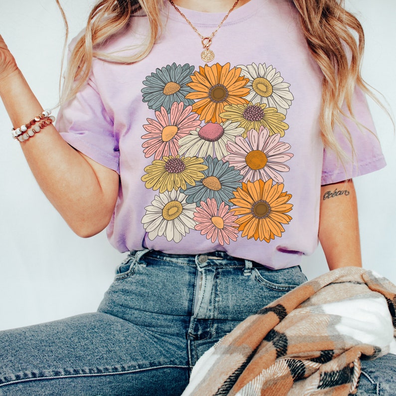 Comfort Colors Retro Daisies Flower T-shirt, Boho Wildflowers Floral ...