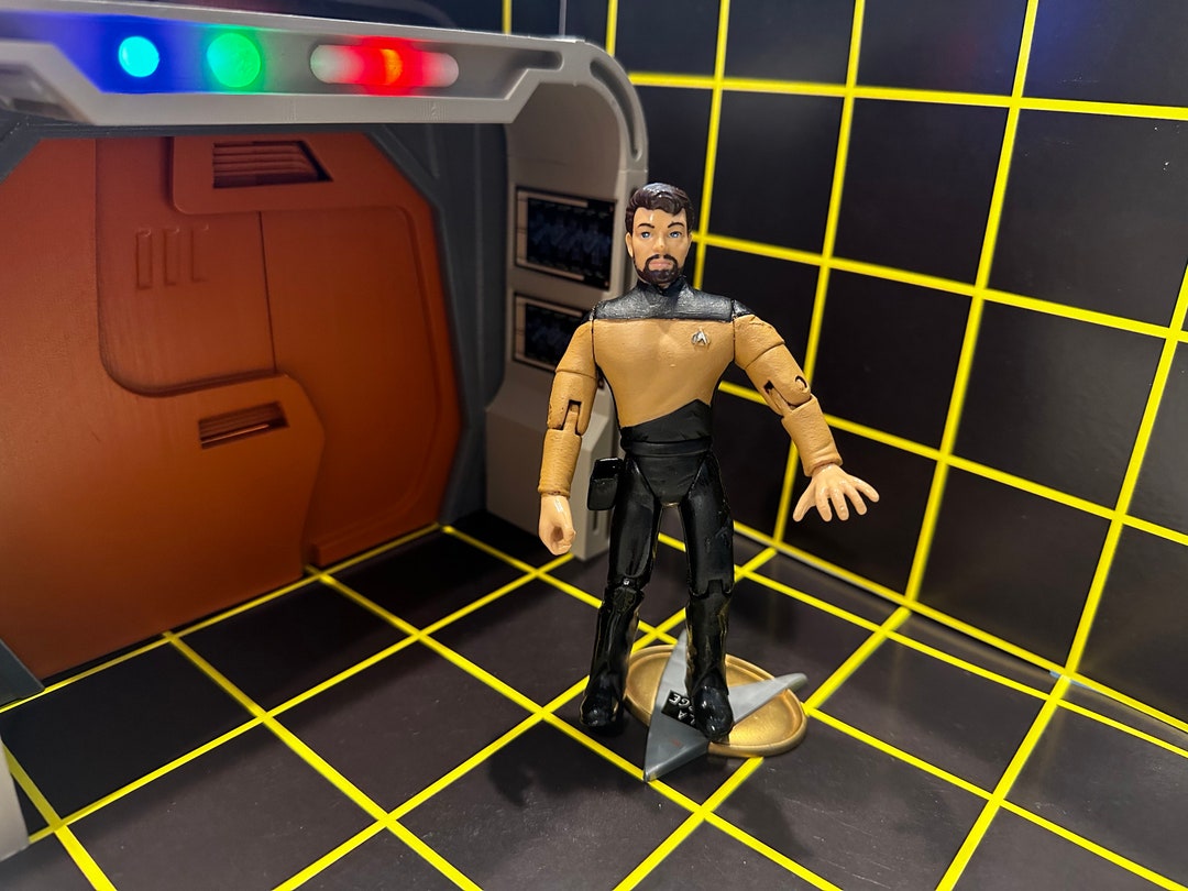 Lt. Thomas Riker (no Battle Damage Paint Over) [TNG Season 6 / Wave 1 ...