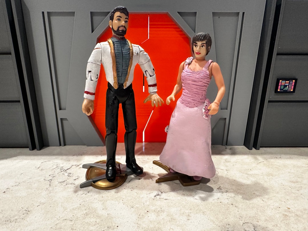 Commander Riker in Dress Uniform and Deanna Troi in Wedding Dress star ...