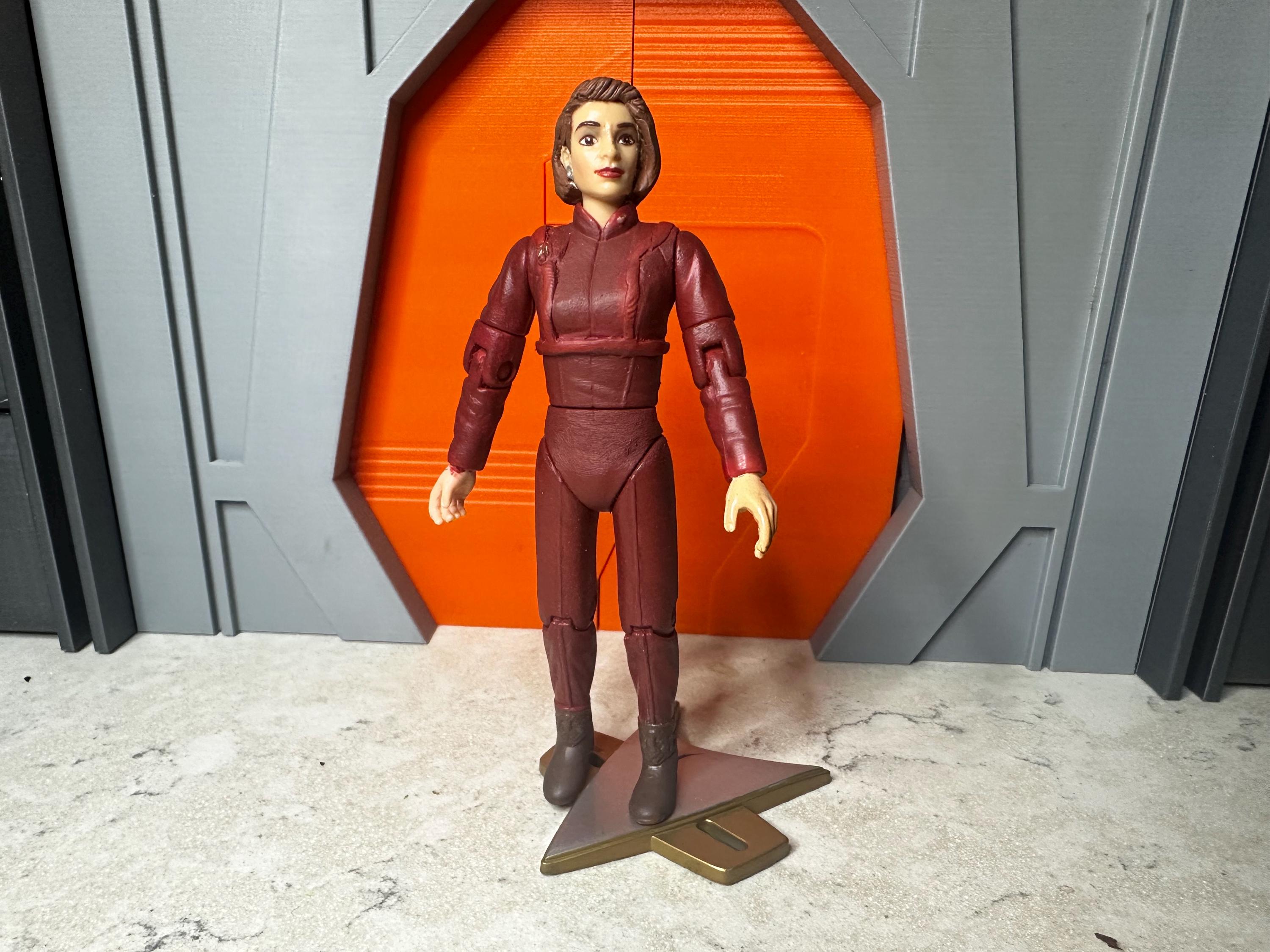 Colonel Kira From Season 7 [star Trek DS9 Dominion War Line] - Etsy