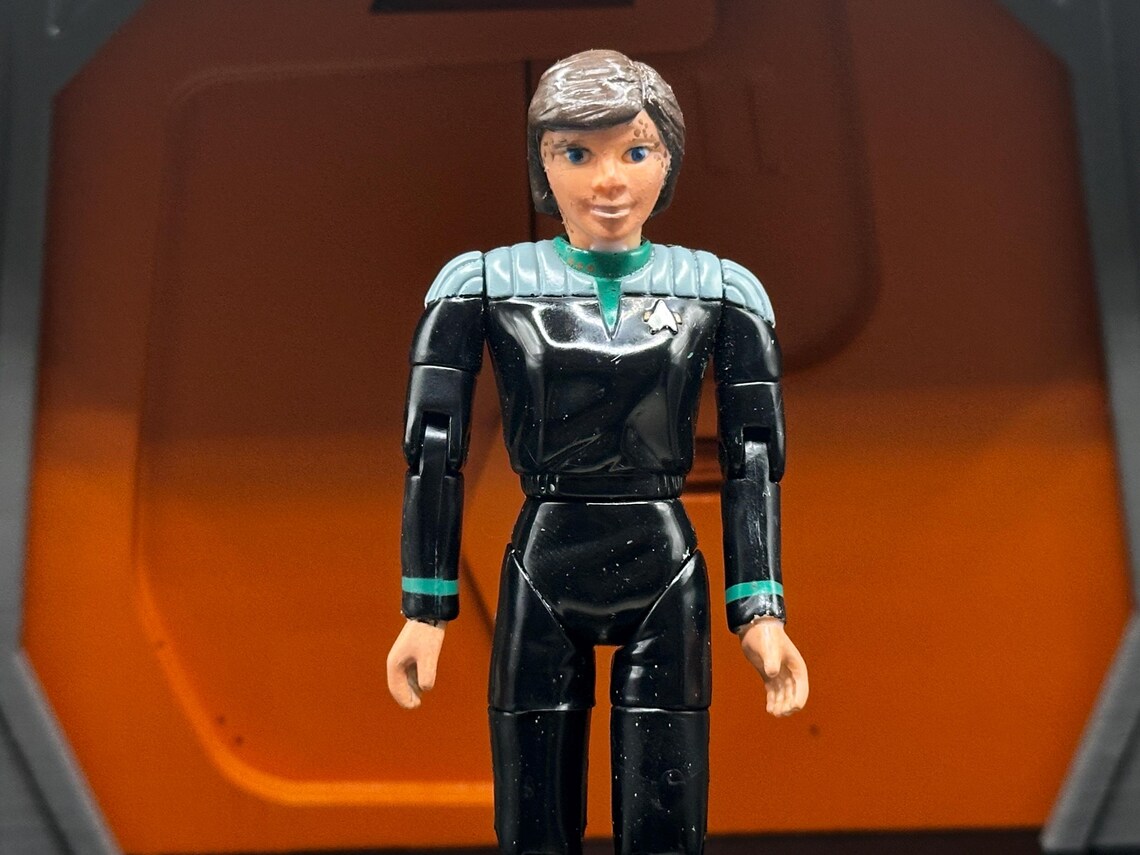 Counselor Ezri Dax [star Trek DS9 Dominion War Line] - Etsy