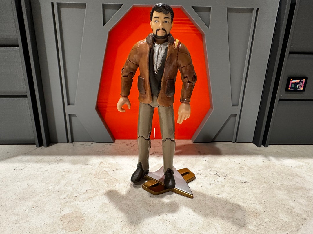 Commander William Riker in Civilian Clothing From First Contact [star ...