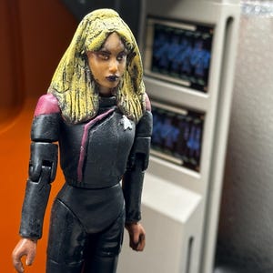 First Officer Raffi Musiker [star Trek Picard - Season 3 - Wave 2] - Etsy