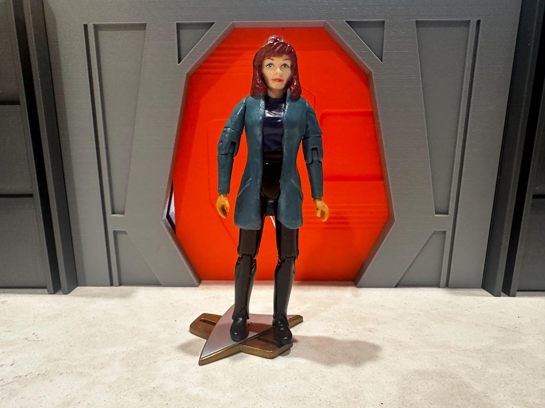 Star Trek Season 1 Beverly Crusher In Lab Coat Tng Season 1 Wave 1 Etsy