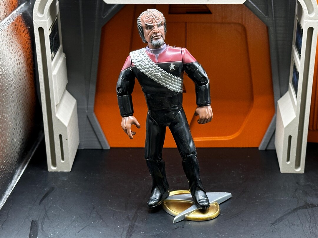 Strategic Operations Officer Worf (taller) [DS9] - Etsy