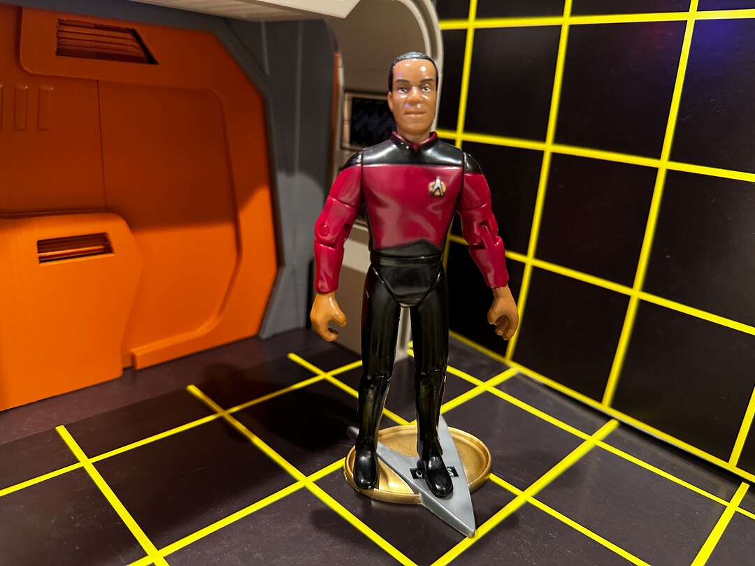 Commander Benjamin Sisko From "emissary" [star Trek DS9 Seasons 1 & 2 ...