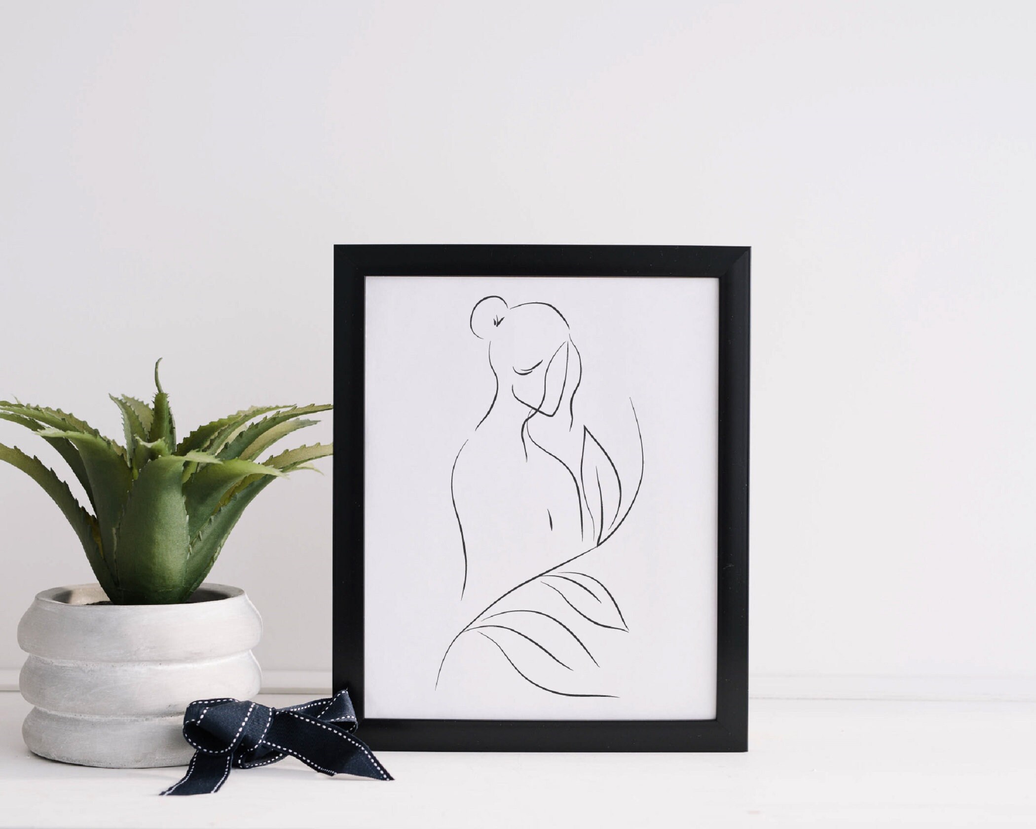 Minimalist Woman Line Art, Leaf Print Set of 2, Abstract Female Line ...