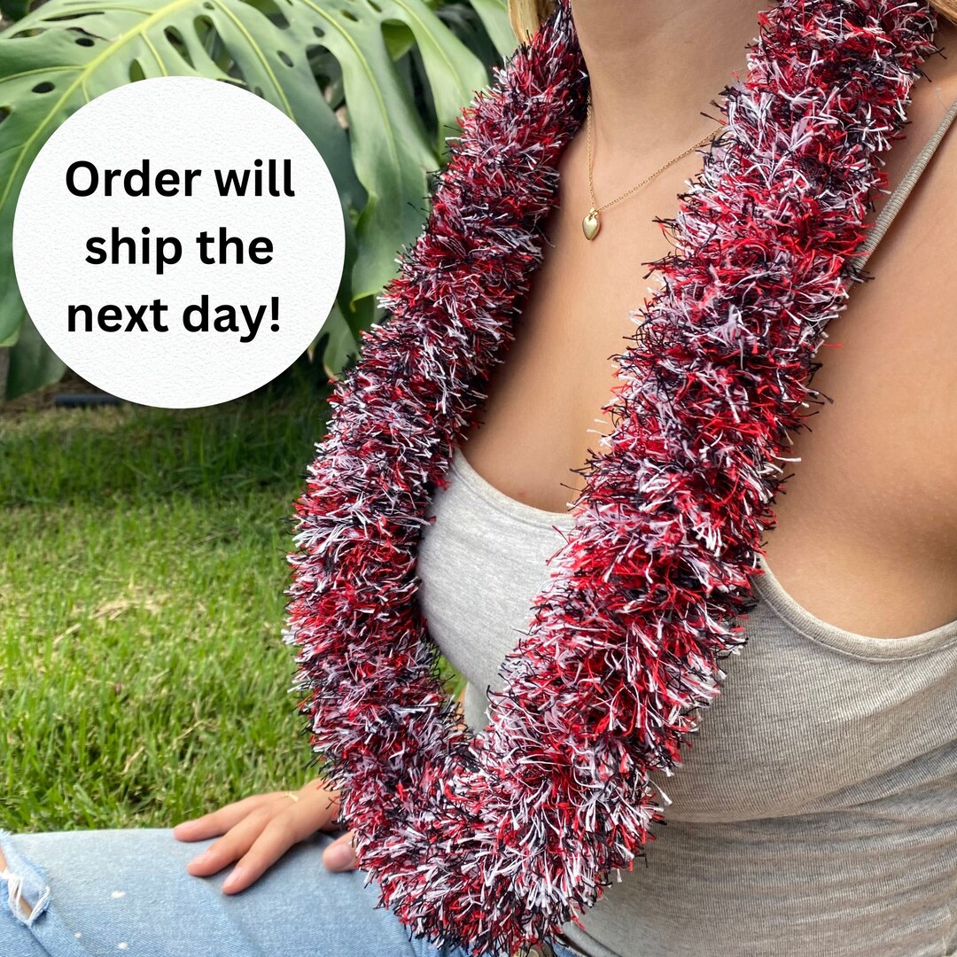 Customizable 3-color Yarn Lei: Graduation, Celebration, Senior Night - Etsy