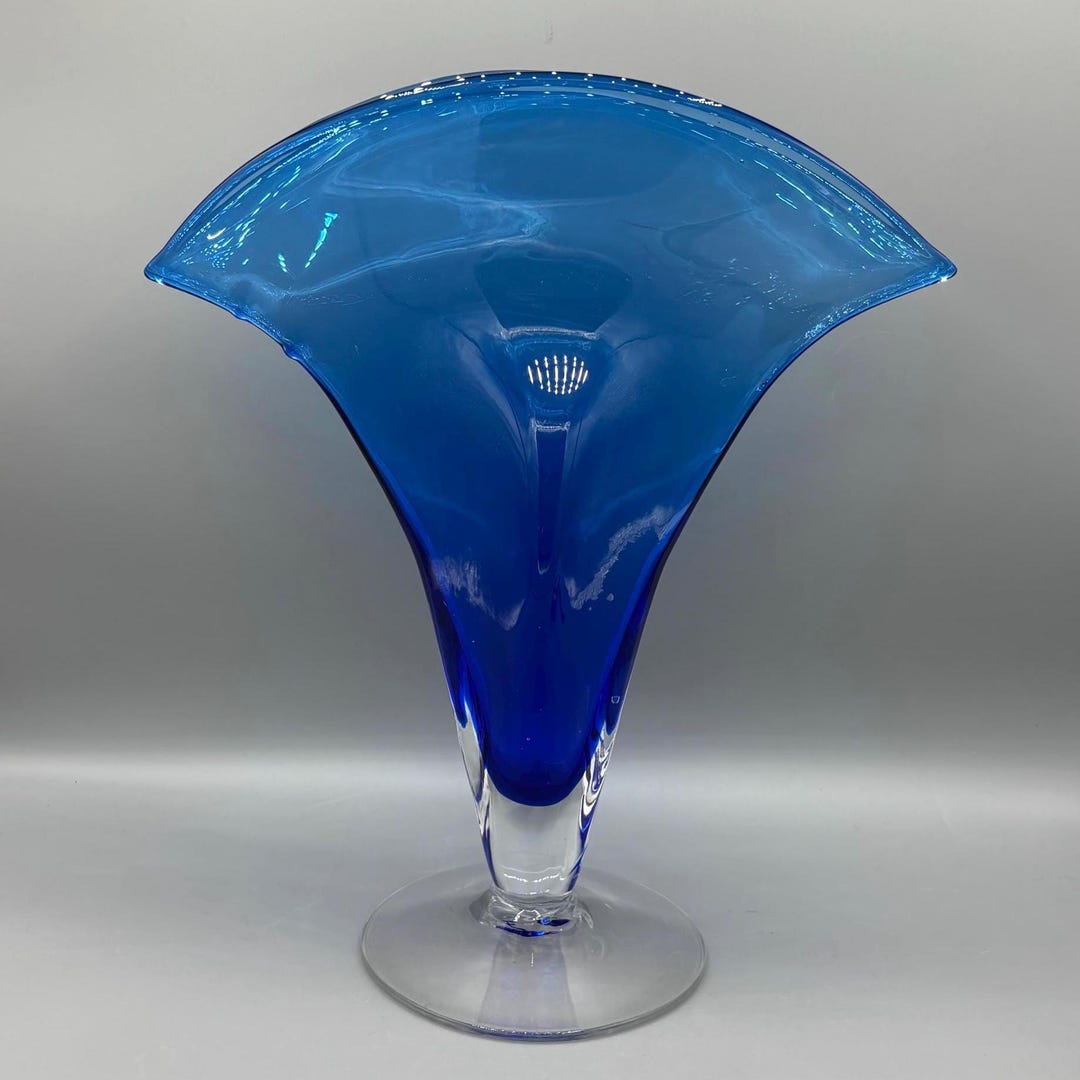 Blenko Azure Blue Glass Fan Vase Clear Pedestal Base #872, Vintage - Etsy