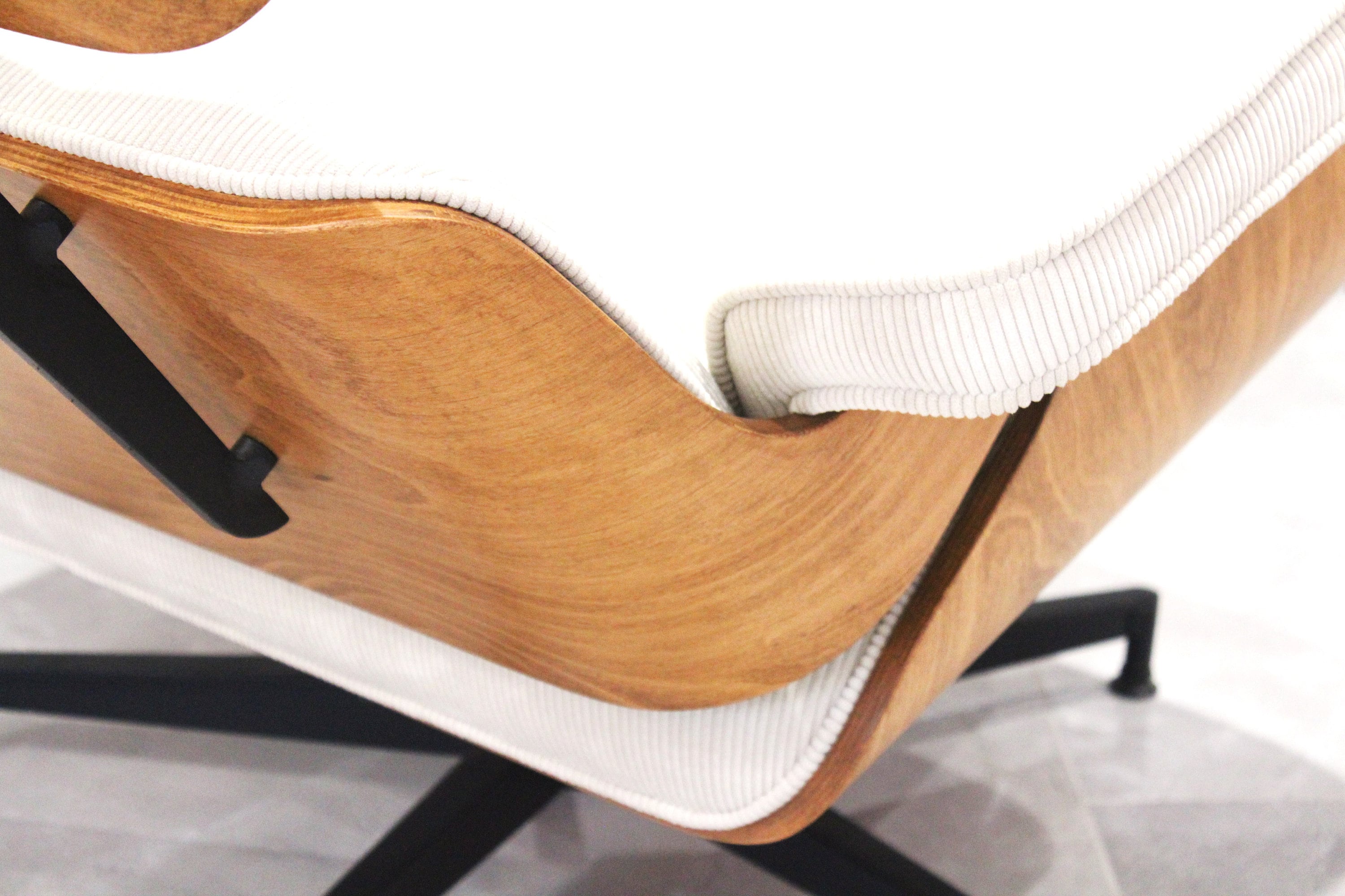 Custom Color Classic Chaise Lounge Chair With Foot Rest Modesto, Eames ...