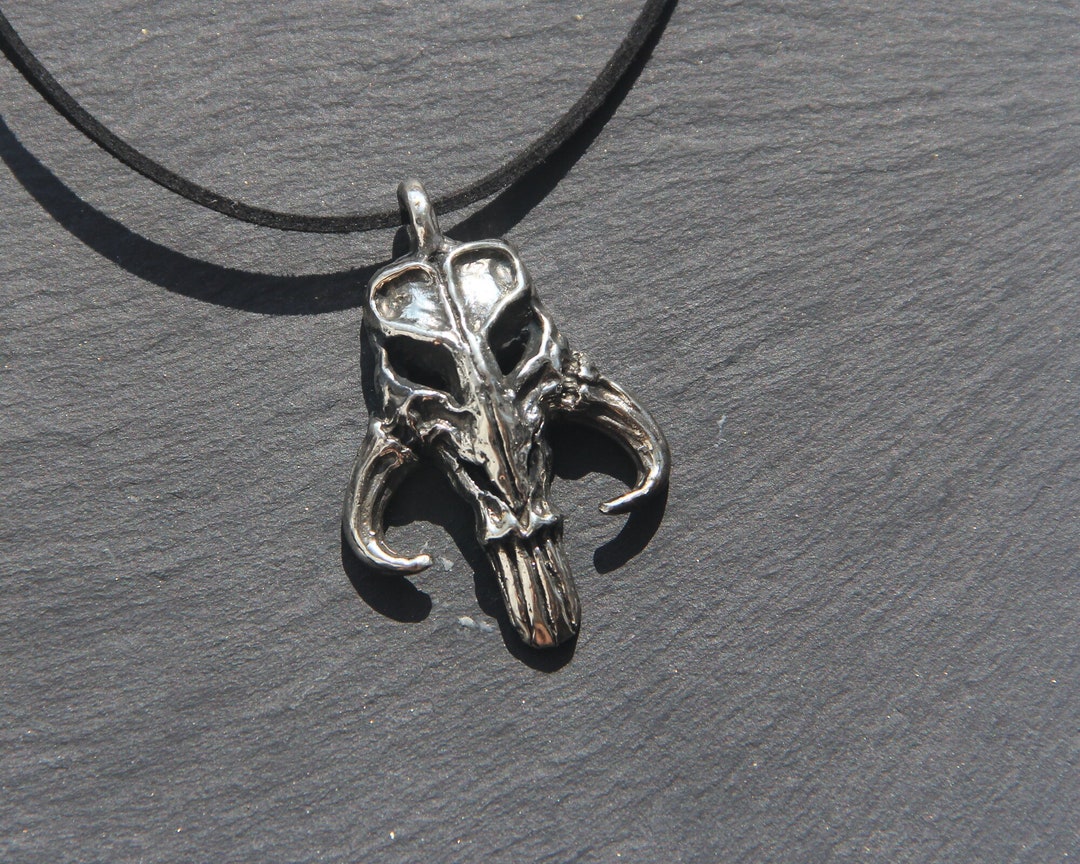 Mandalorian Mythosaur Pendant / Grogu Necklace - Etsy