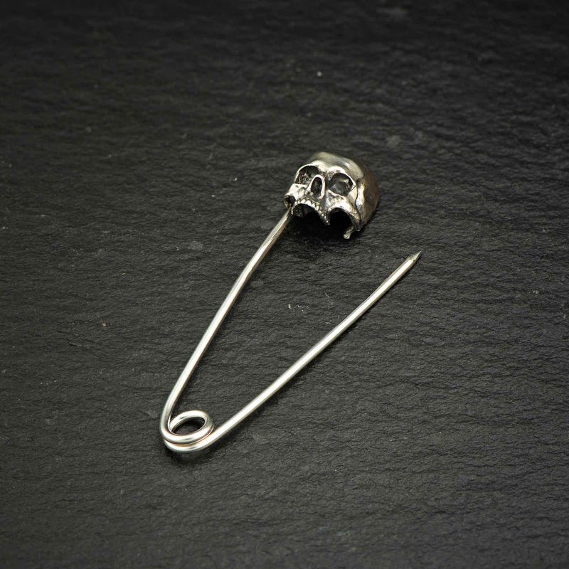 Skull Brooch - Etsy