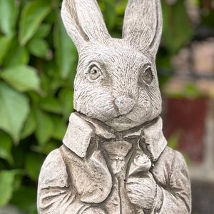 Garden Peter Rabbit Sculpture Stone Bunny Statue Concrete Hare Ornament ...