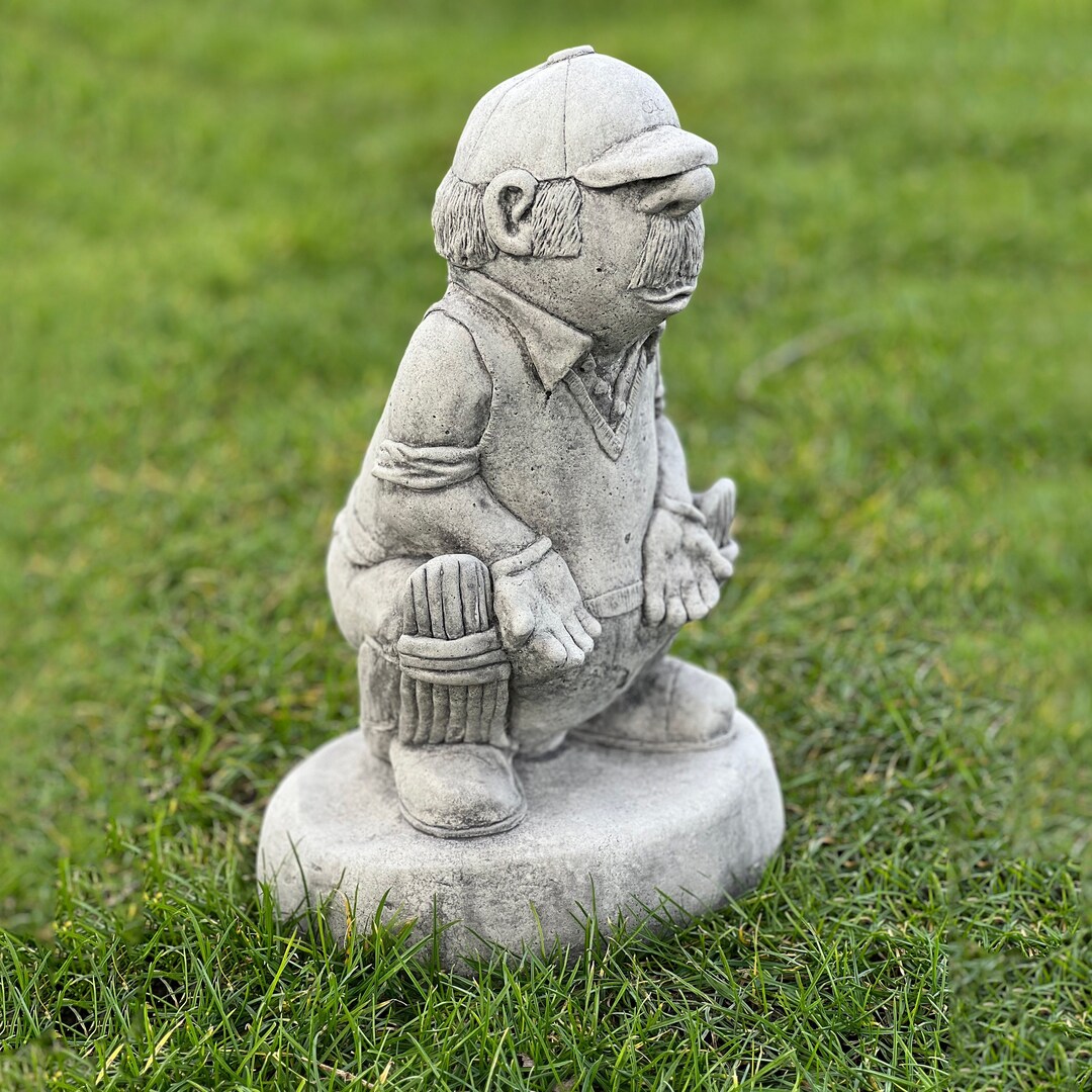 Concrete Cricket Player Sculpture Funny Wicket-keeper Figurine Outdoor ...