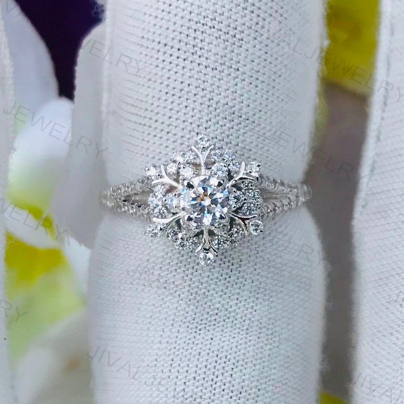 Enchanted Disney Elsa 1/2CT White Round Cut Moissanite Snowflake ...