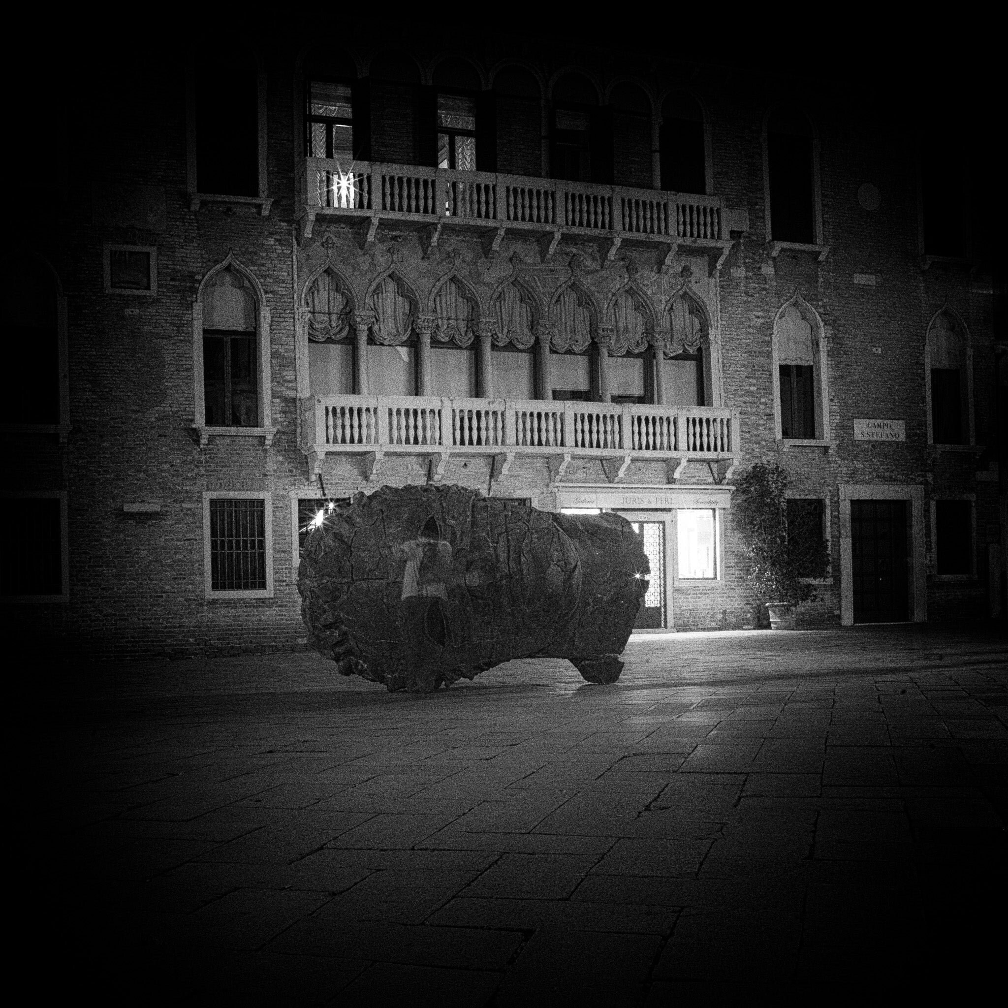 Eros Bendato Eros Bound Giant Head Statue Photo Art Print - Etsy