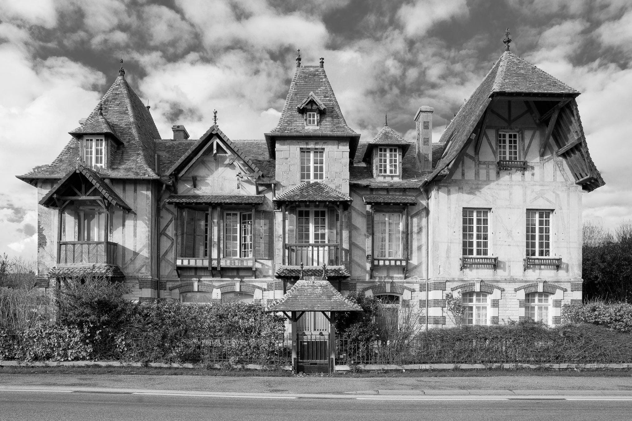 French Mansion That Looks Like a Horror House Wall Art - Etsy