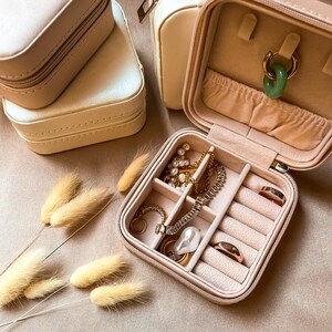 Personalized Floral Initial Jewelry Box, Gift for Her, Bridesmaid Gifts ...