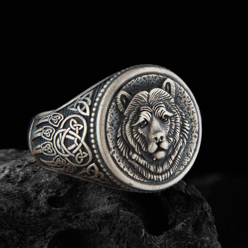 Bear Signet Ring - Etsy