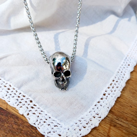 Vintage scary skull necklace, silver tone wheat chain… - Gem