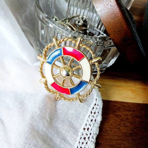 Vintage captain's wheel brooch, nautical patriotic en… - Gem