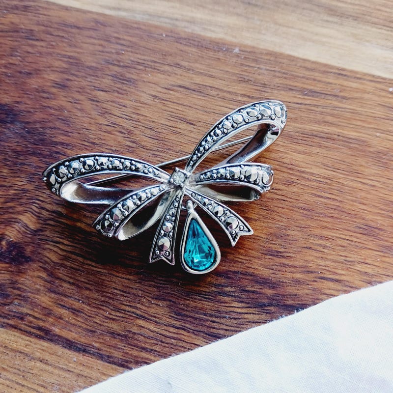 Silver Tone Snowflake Pin - Etsy