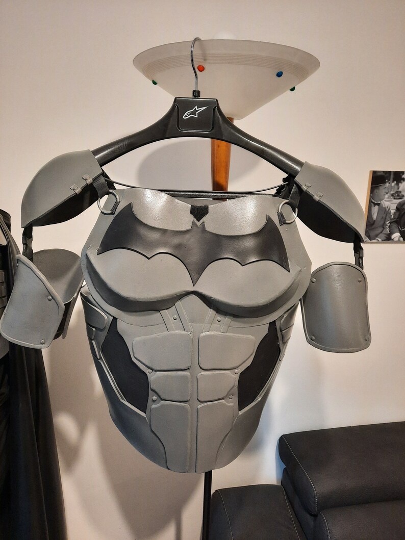 The Bat Superhero Origins Armor Cowl and Guntlets in FOAM - Etsy