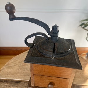 Antique Coffee Grinder Wood and Hand Crank Cast Iron Primitive Kitchen ...