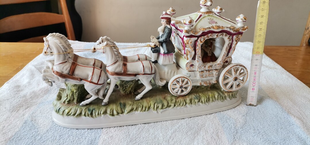 Pacelli, Capodimonte, porseleinen koets getrokken door 4 paarden - Etsy ...