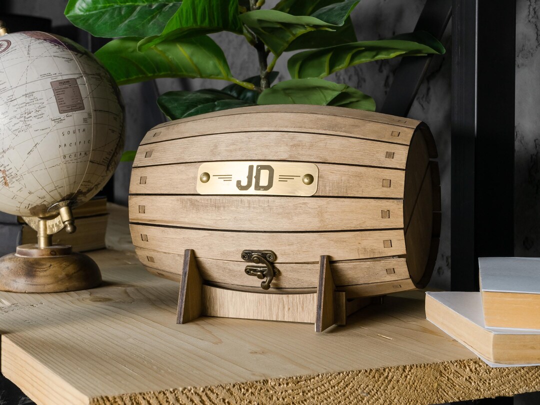 Personalized Wooden Barrel Mini Bar, Man of Honor, Officiant Gift for ...
