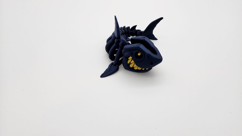 Flexi-factory 3D Printed Fidget Articulating Shark 2 Color - Etsy