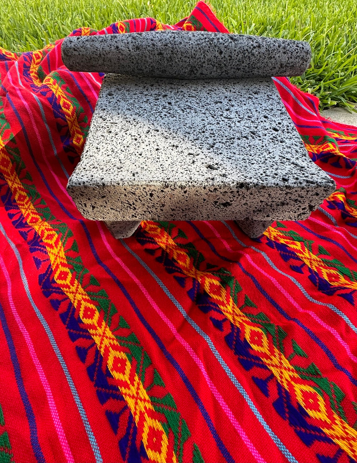 10 Inch Mexican Volcanic Stone Metate; Metate De 10 Pulgadas Mexicano ...