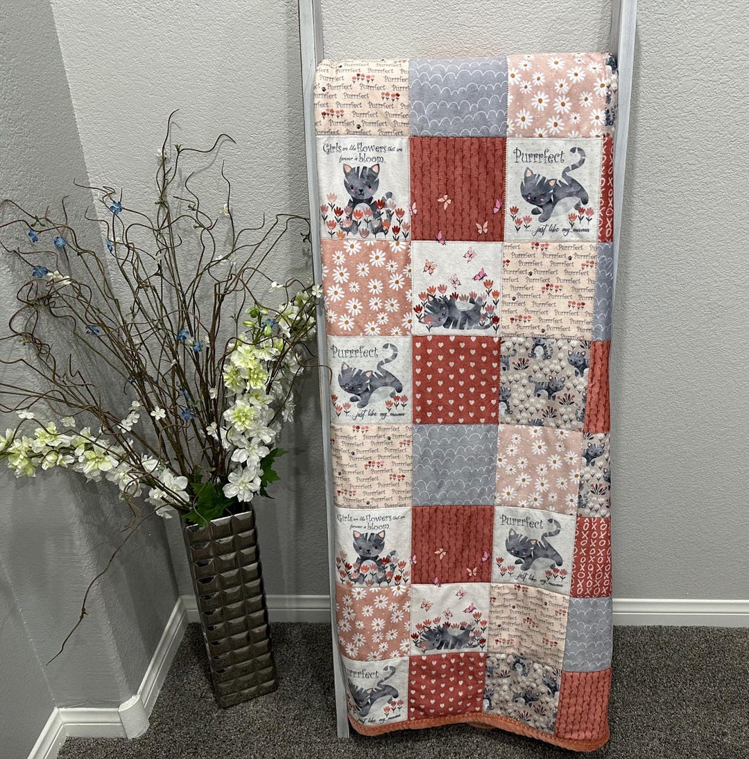 Boho Cat-themed Patchwork Quilt – Super Soft and Cozy Minky Blanket ...