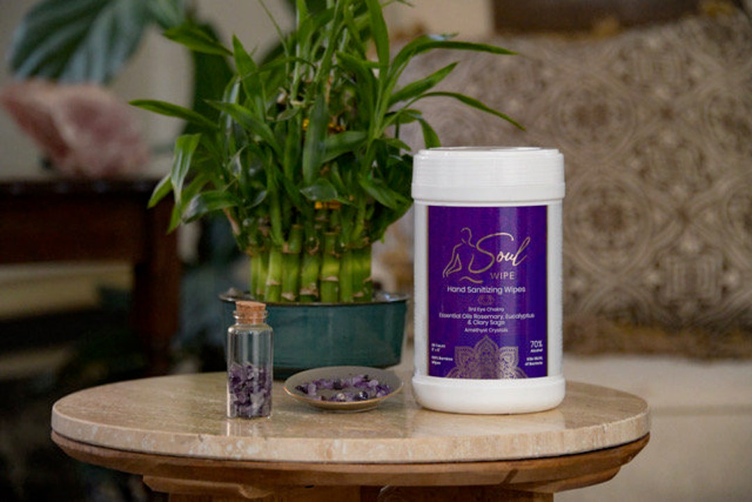 Natural Sanitizing Wipe Eucalyptus and Rosemary Essential Aligned With ...