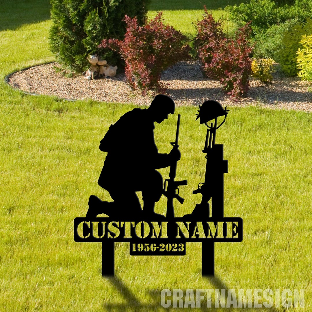 Custom Kneeling Soldier Memorial Metal Stake, Army Memorial, Memorial ...
