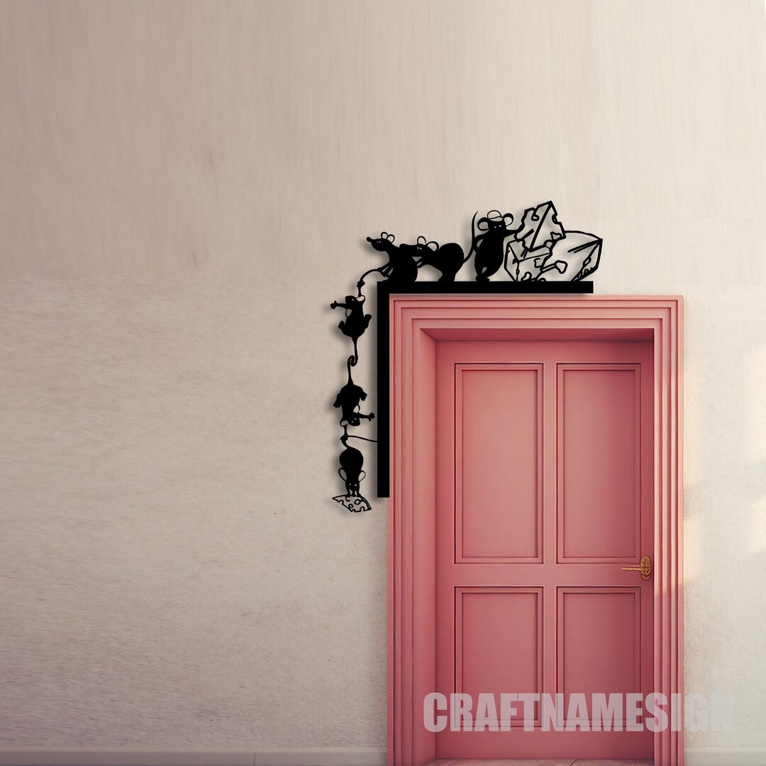 Cheese Thief Mouse Door Corner Metal Wall Art, Mouse With Cheese Door ...