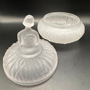 Vintage Frosted Glass Lady With a Bouquet Vanity Powder Jar. Art Deco ...